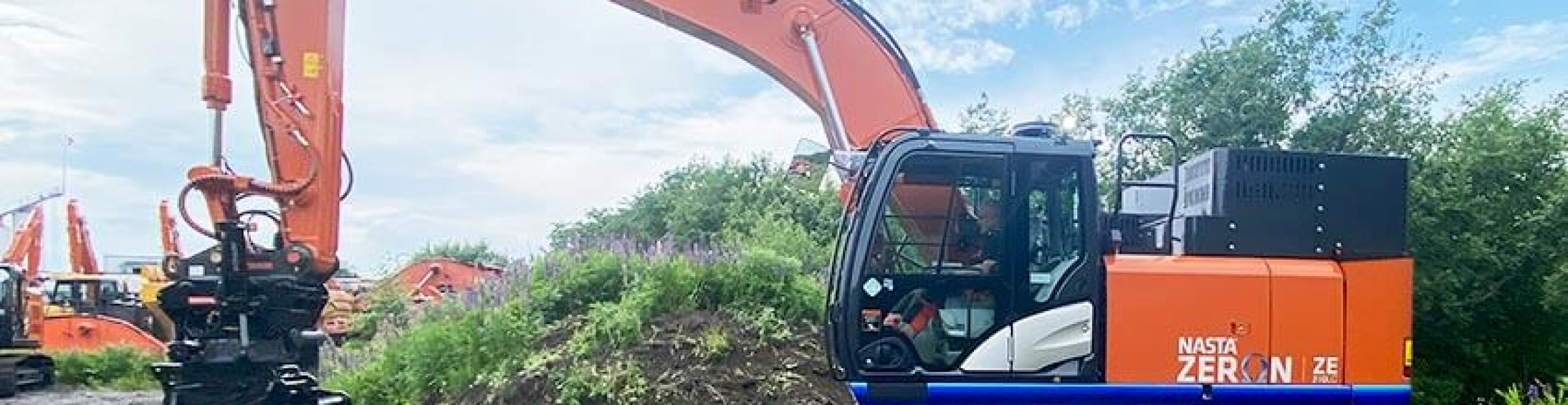 Zeron ZE210 fra siden – en elektrisk anleggsmaskin fra Nasta - NASTA AS